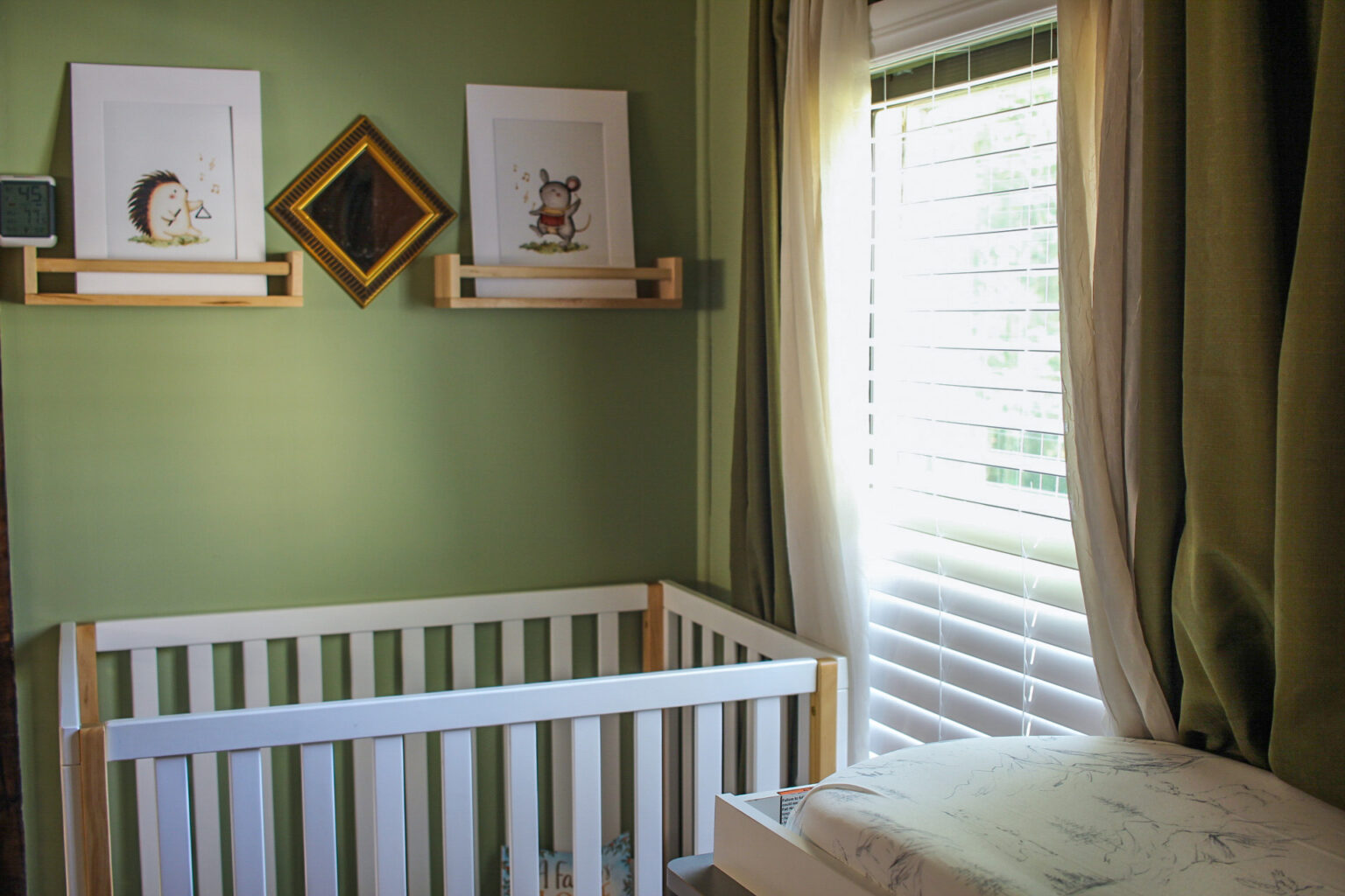 Simple Shared Nursery Bedroom for Baby on a Tight Budget - Pigment Script