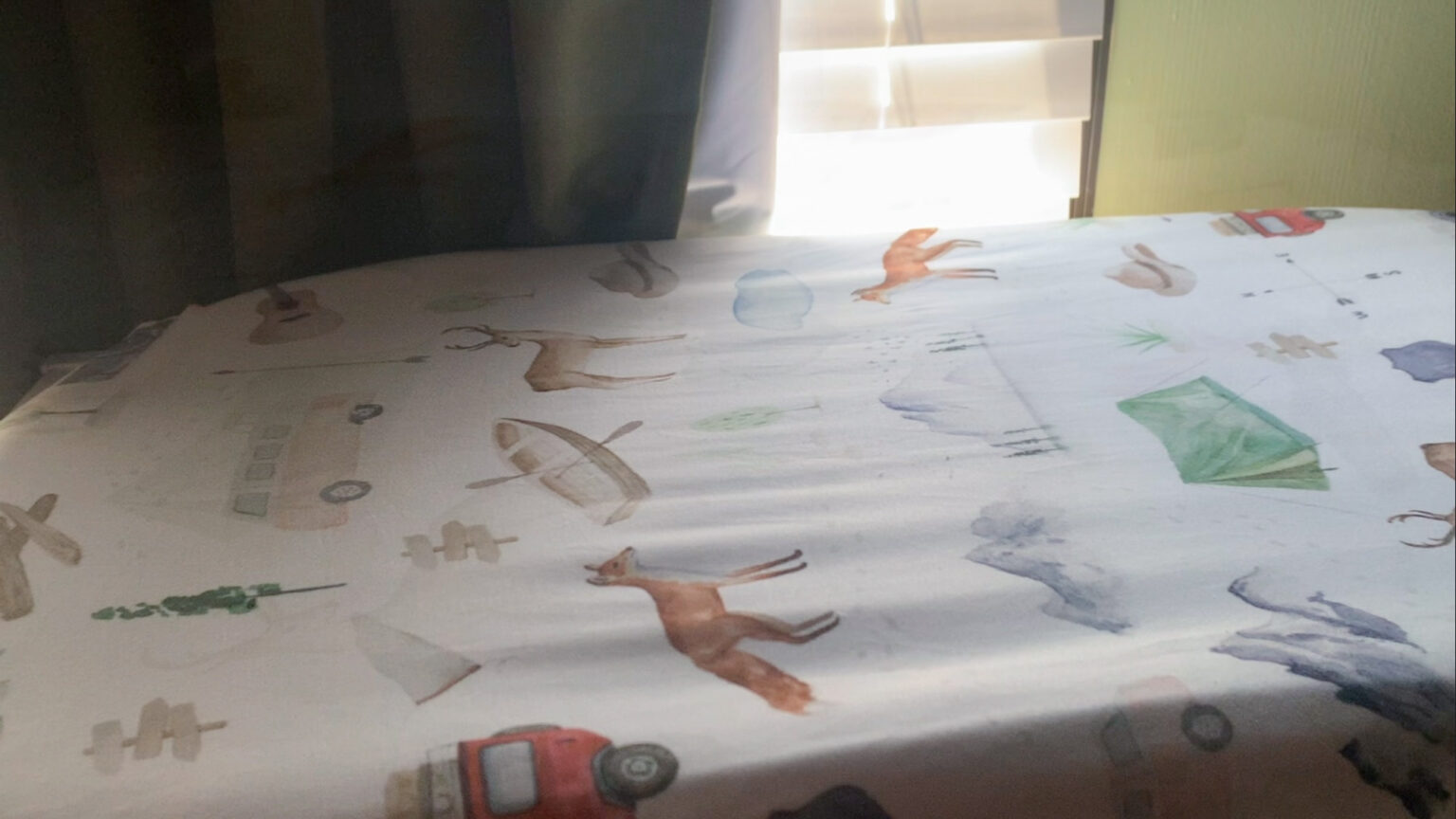 Simple Shared Nursery Bedroom for Baby on a Tight Budget - Pigment Script